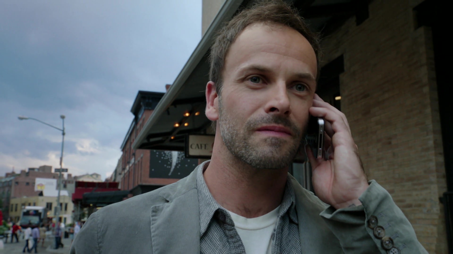 Watch Elementary Online | Stream Seasons 1-7 Now | Stan