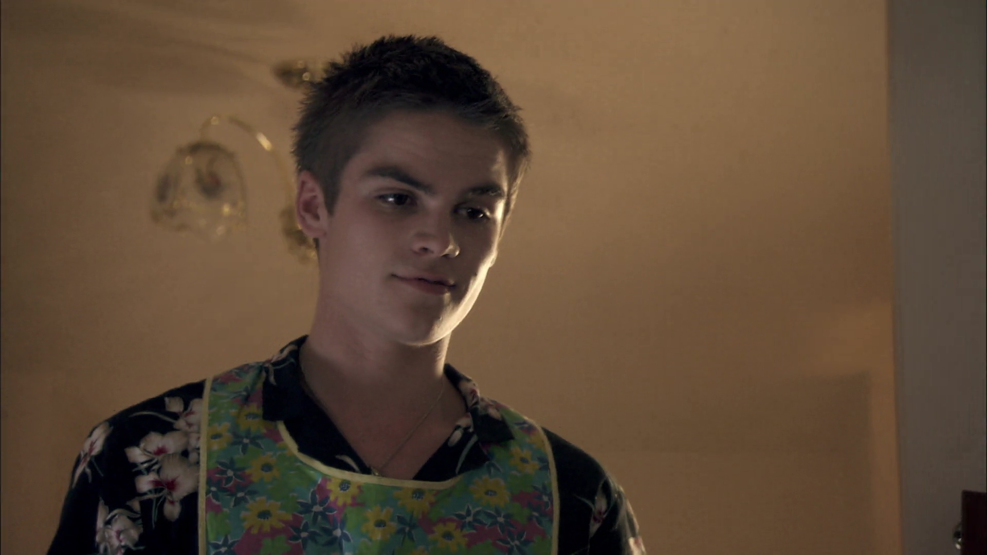 Watch Skins Season 6 Online | Stream TV Shows | Stan