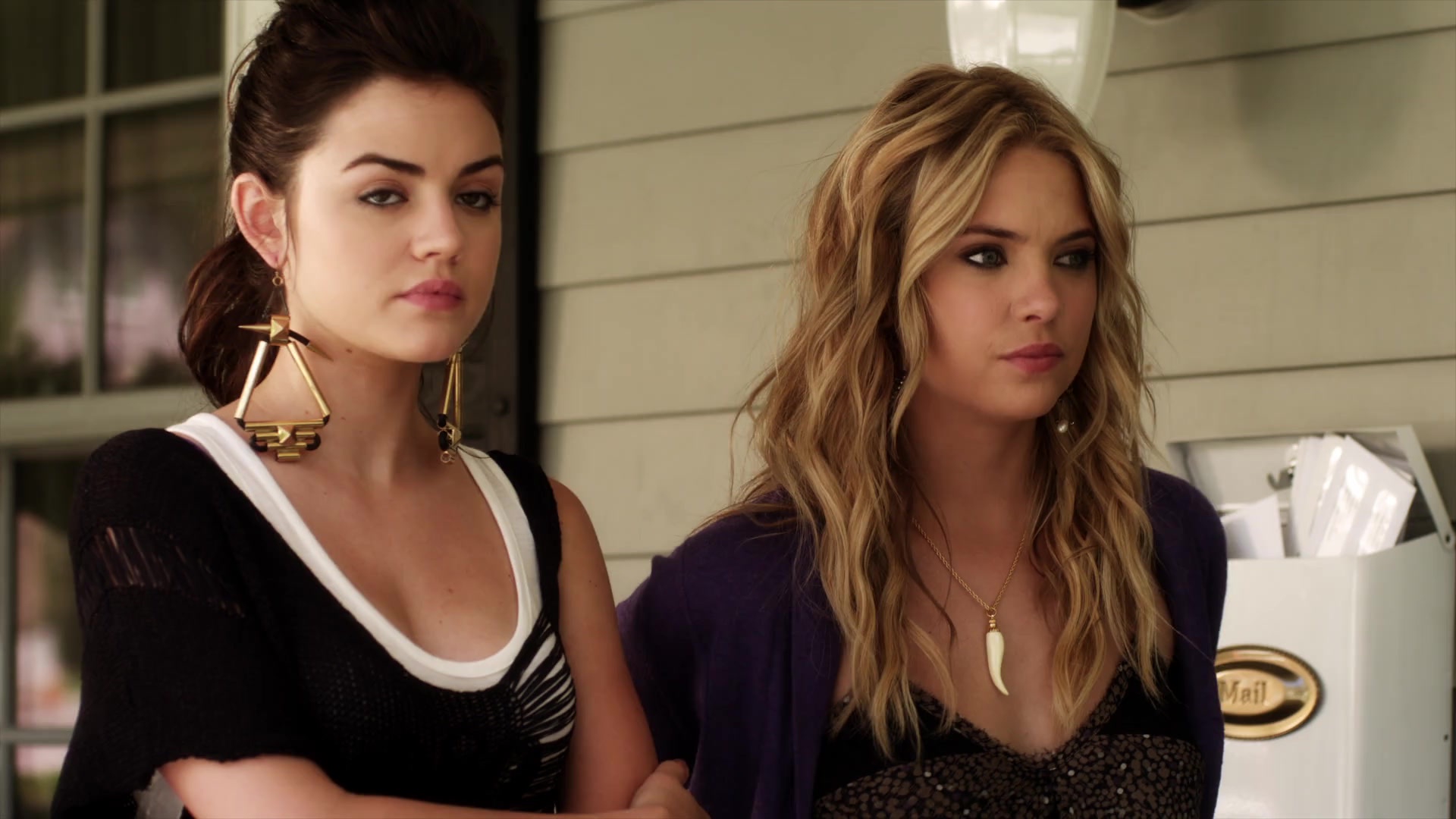 Watch Pretty Little Liars Season 2 Online | Stream TV Shows | Stan
