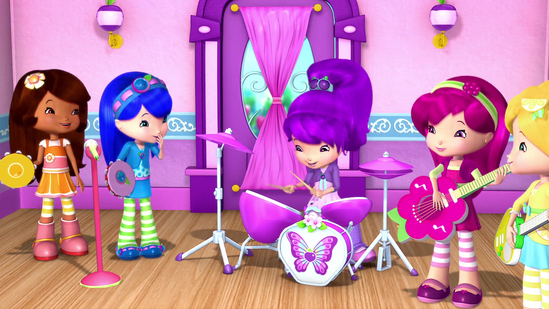 Watch Strawberry Shortcake's Berry Bitty Adventures Online | Stream ...