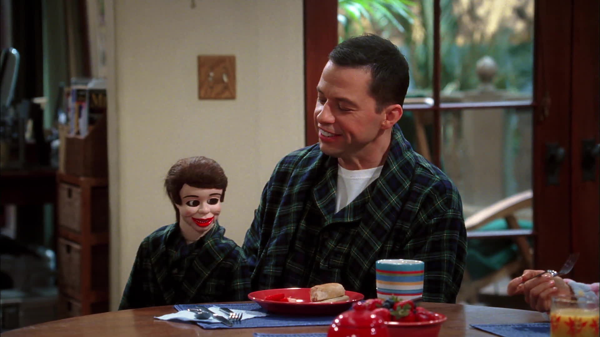 Watch Two and a Half Men Season 7 Online | Stream TV Shows | Stan