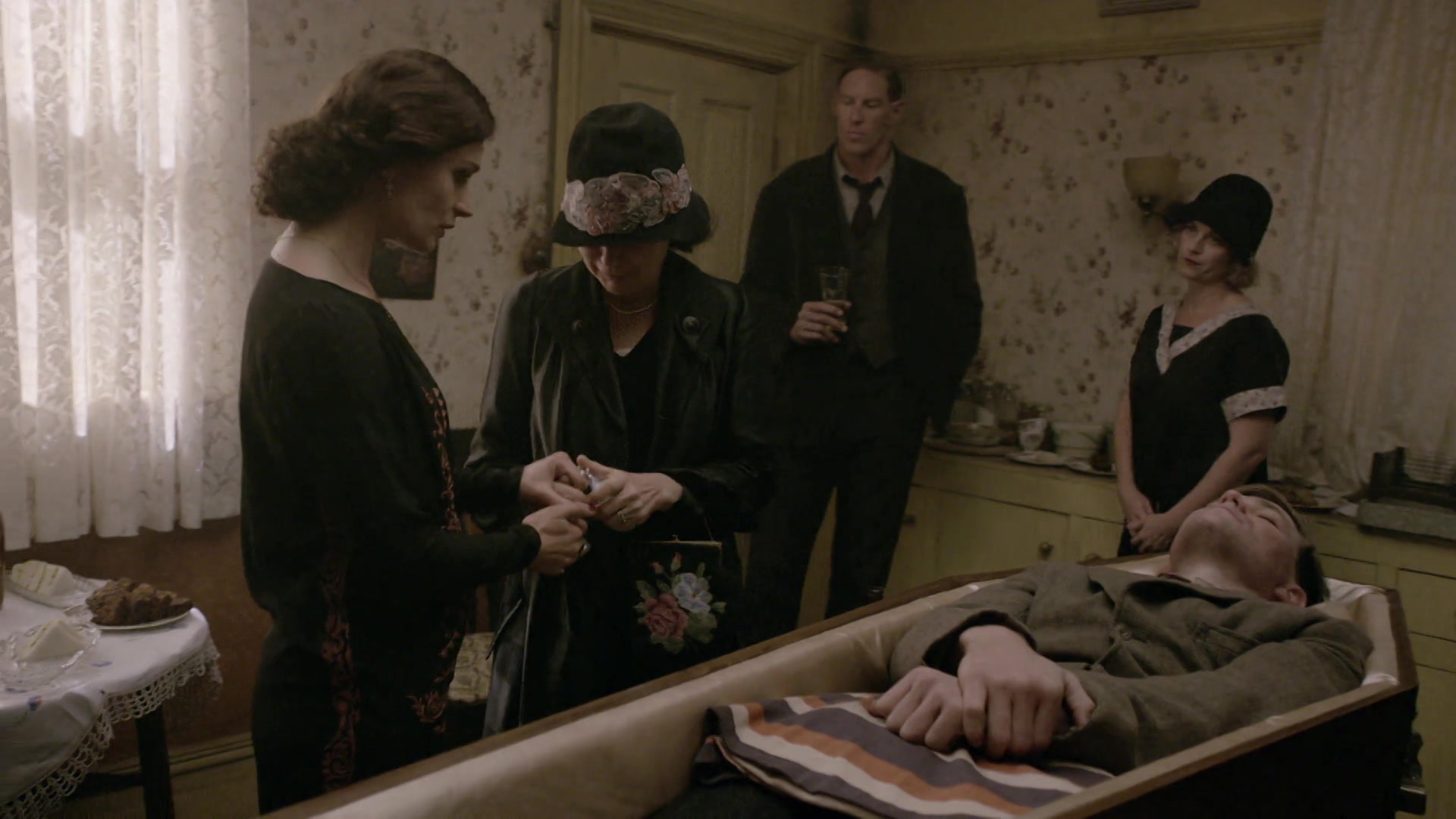 Watch Underbelly: Razor Online | Stream Season 1 Now | Stan