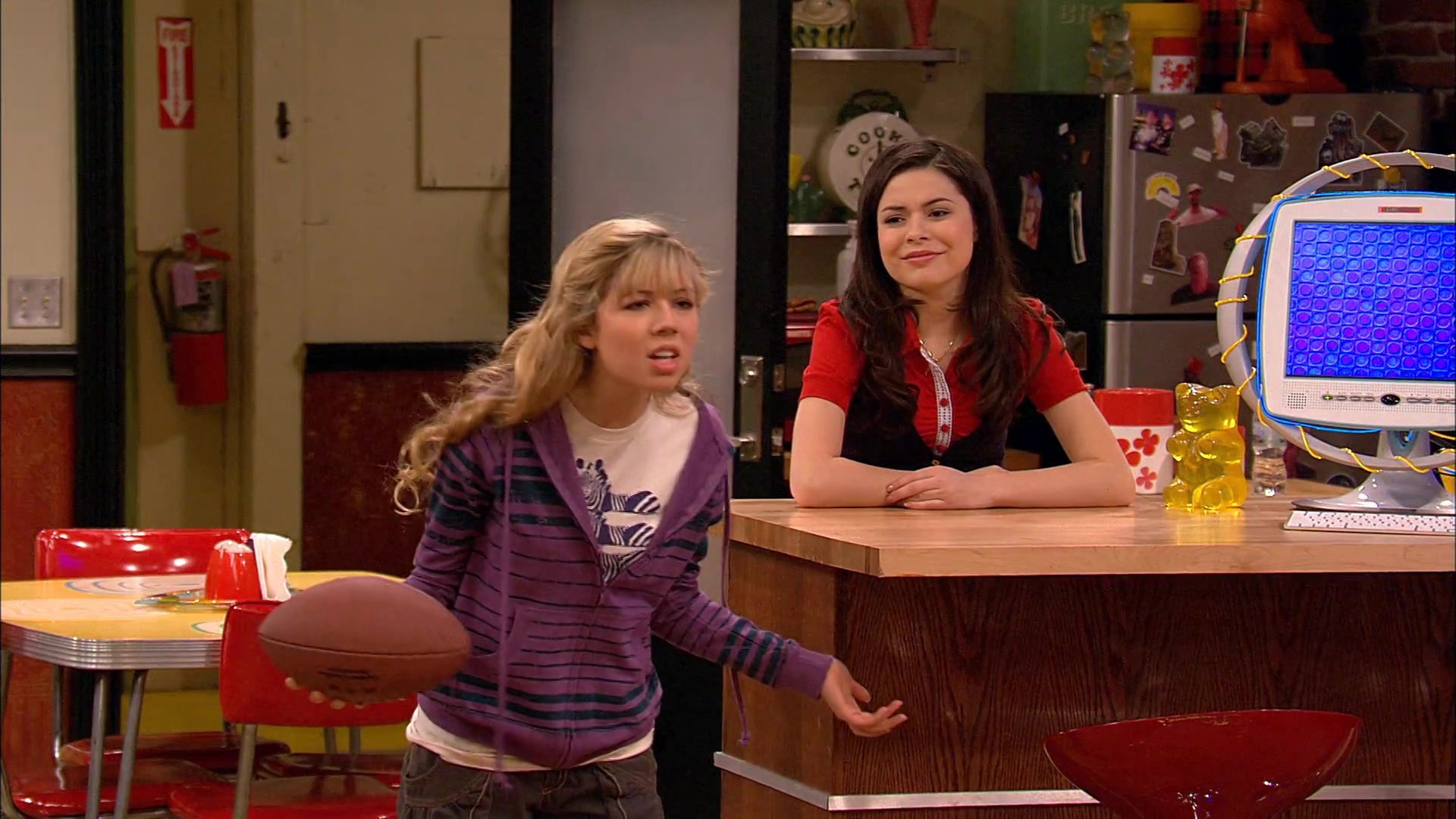 Watch iCarly Season 2 Online | Stream TV Shows | Stan