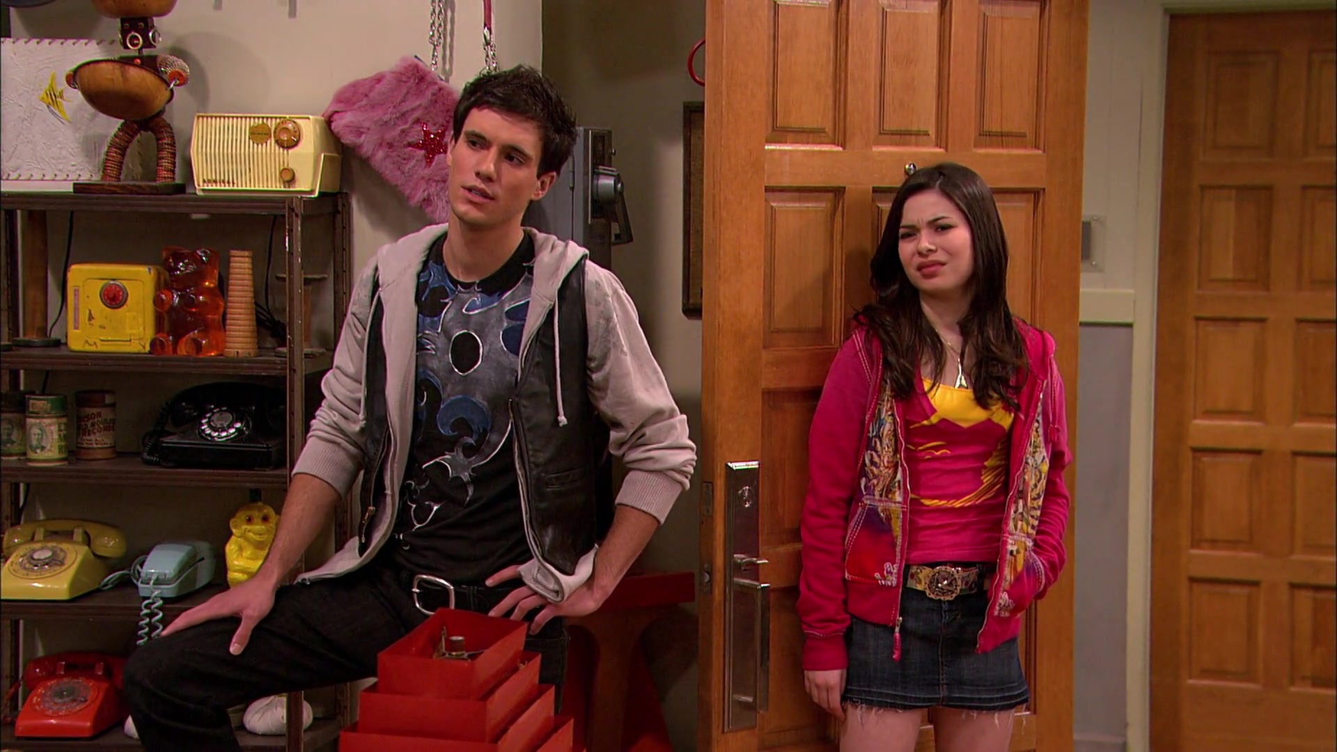 Watch iCarly Season 2 Online | Stream TV Shows | Stan