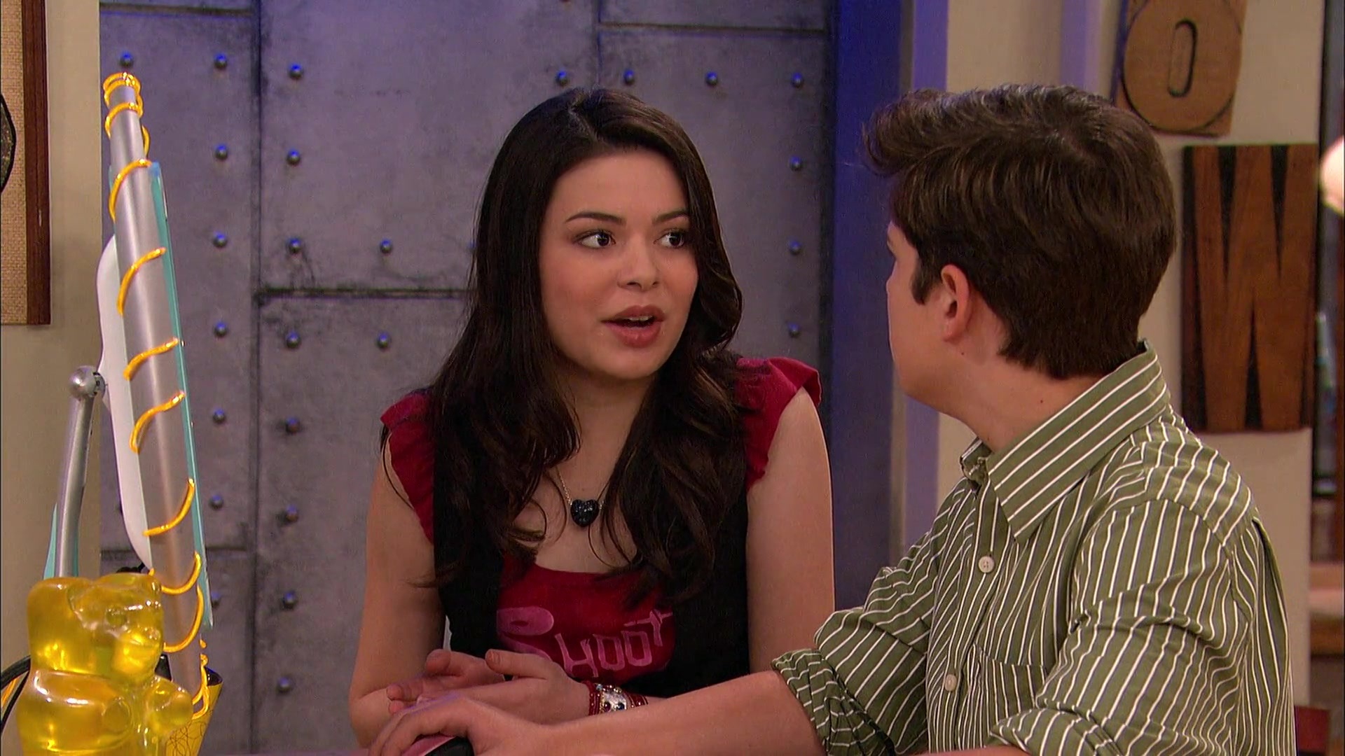 Watch iCarly Season 2 Online | Stream TV Shows | Stan