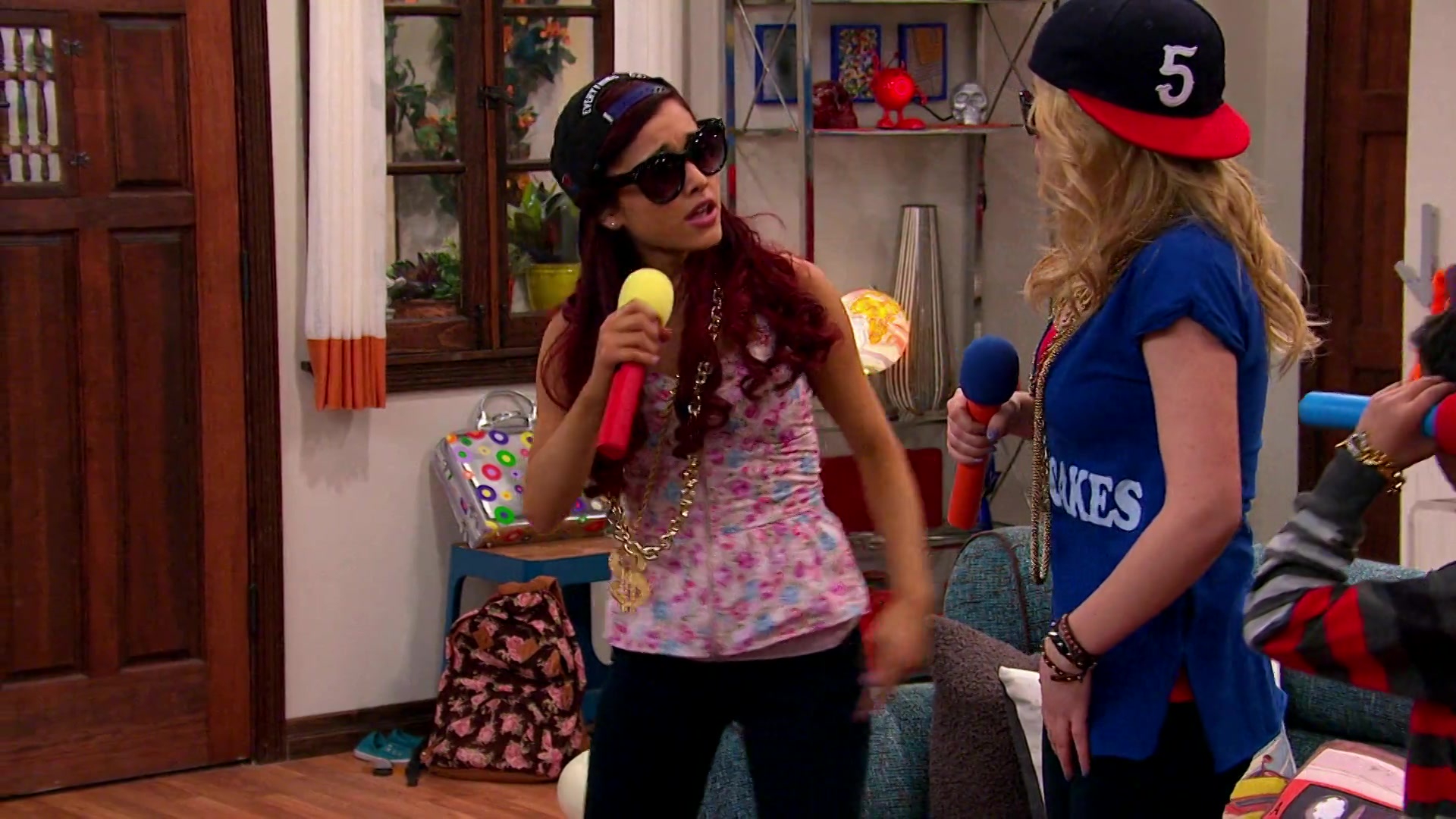 Watch Sam and Cat Online | Stream Season 1 Now | Stan