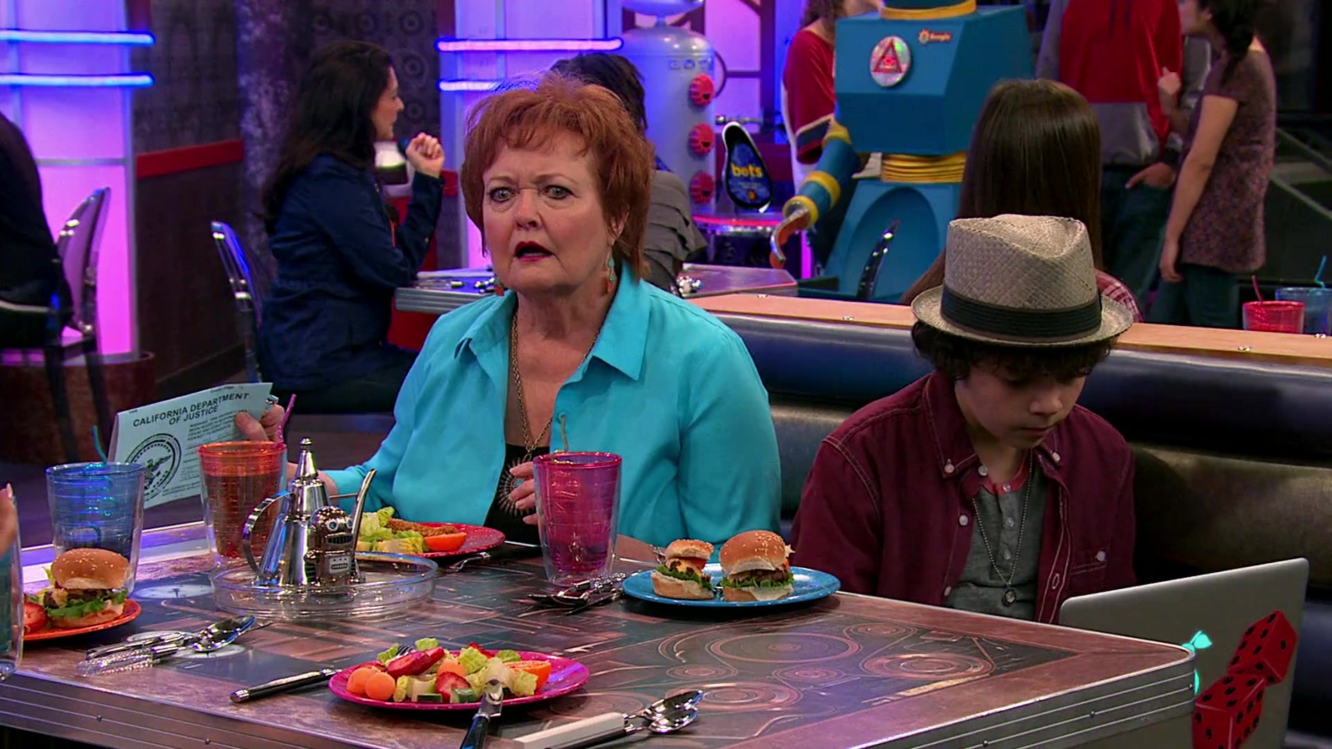 Watch Sam and Cat Online | Stream Season 1 Now | Stan