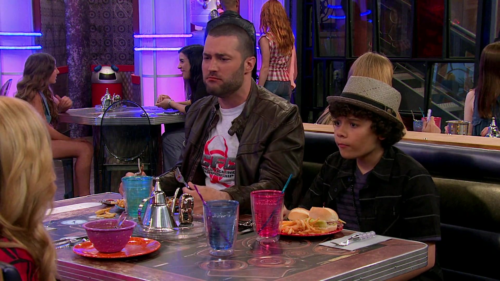 Watch Sam and Cat Online | Stream Season 1 Now | Stan