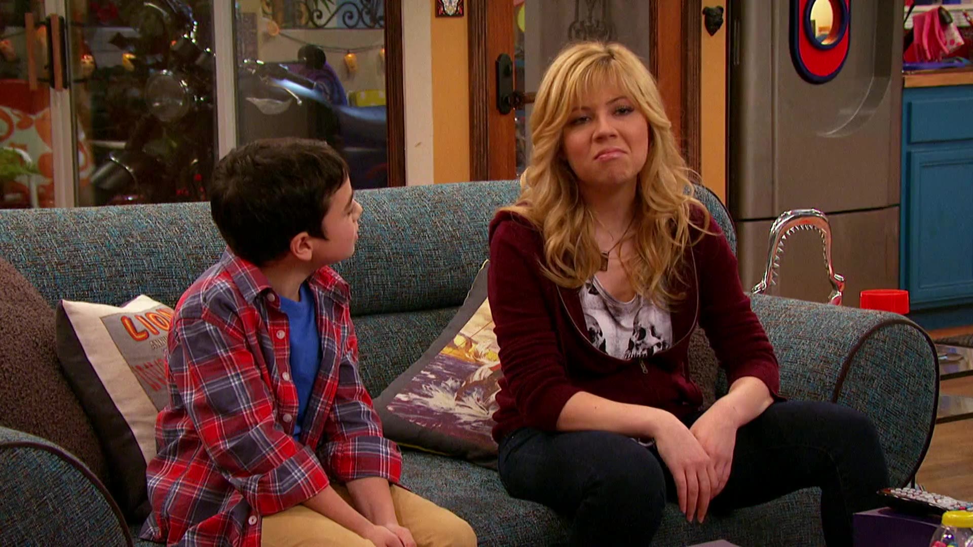 Watch Sam and Cat Online | Stream Season 1 Now | Stan